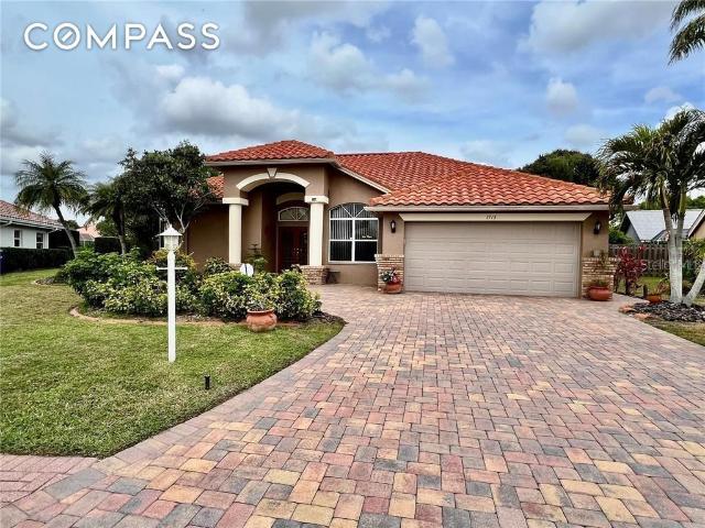 3715 72nd Ave E, Sarasota, FL