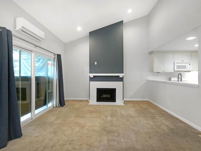 37168 Meadowbrook Cmn 304