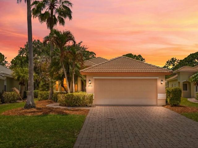 3716 NW Deer Oak Dr, Jensen Beach, FL 34957