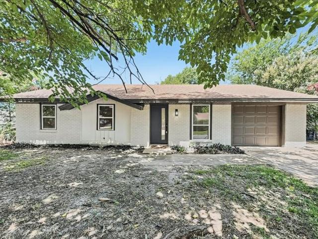 3716 Clotell Dr, Fort Worth, TX 76119