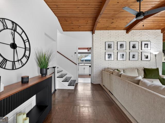 3716 Satellite Boulevard