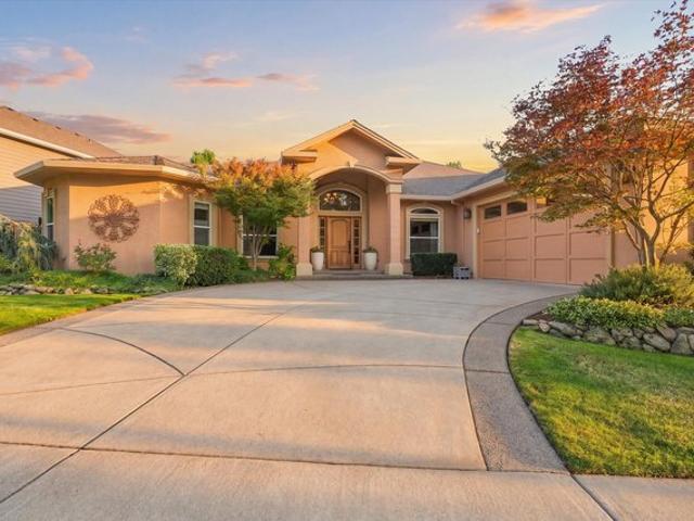 3716 Sherwood Park Dr, Medford, OR 97504