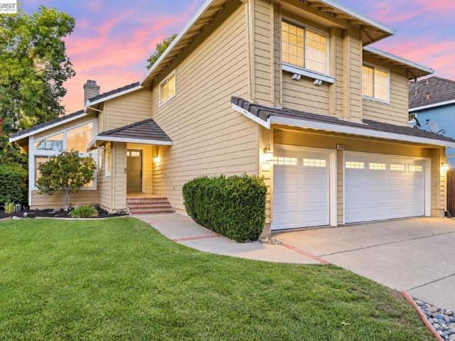 3716 Valley View Way