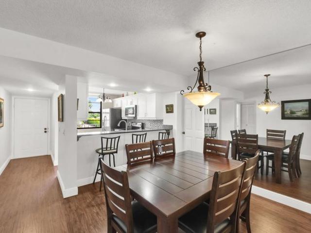 3716 Whitehall Dr Apt 202, West Palm Beach, FL 33401