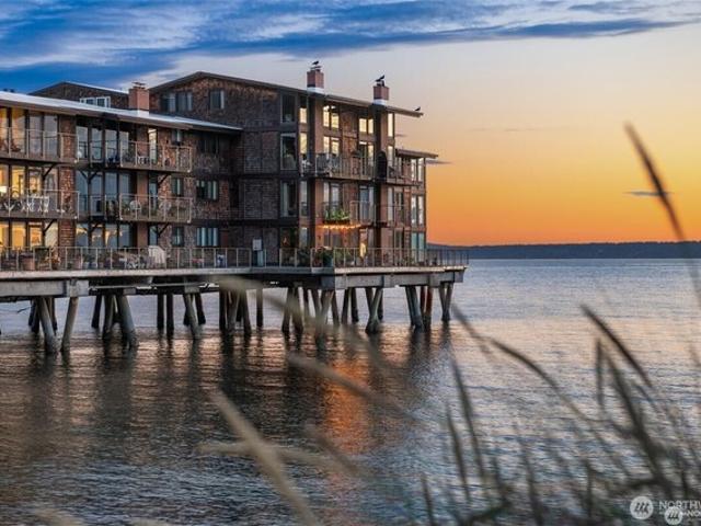 3717 Beach Dr SW Apt 113, Seattle, WA 98116