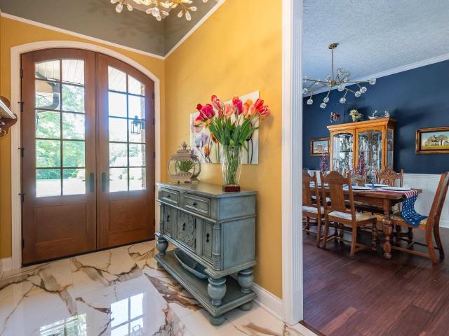 3717 E Devonshire Lane