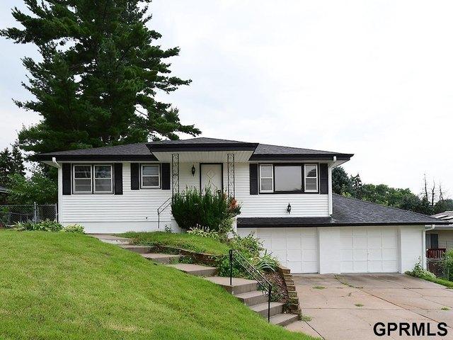 3717 Groves Rd, Bellevue, NE 68147