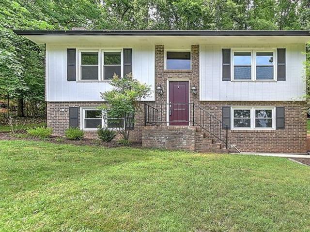 3718 Cheekwood Dr, Kingsport, TN 37660