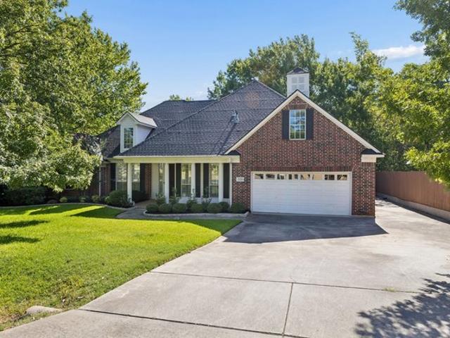3718 Lakeview Dr, Grapevine, TX 76051