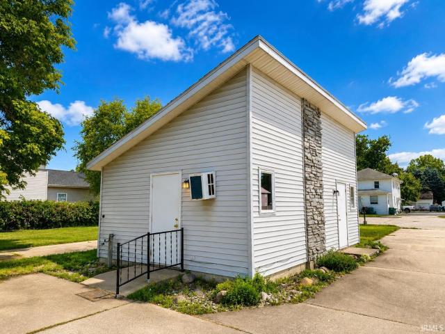 3718 Lincolnway East