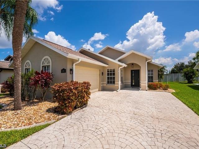 3718 Sabal Springs Blvd, North Fort Myers, FL 33917