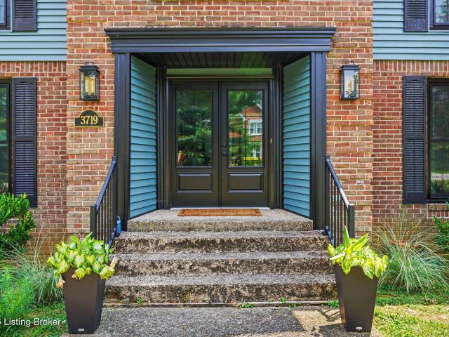 3719 E Locust Cir