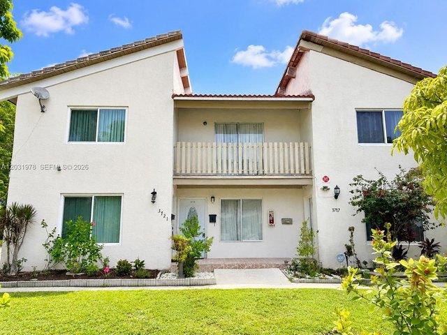 3719 Riverside Dr, Coral Springs, FL 33065