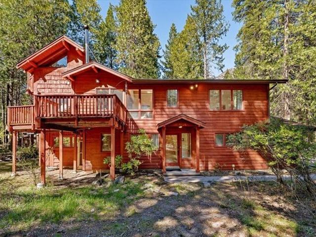 3719E Summit Dr, Mount Shasta, CA 96067