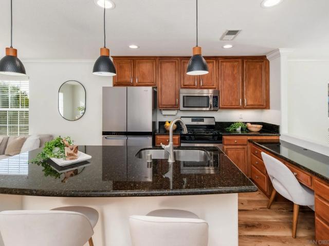 3710 Mykonos Ln, Unit 172, San Diego, CA 92130 | MLS #260009