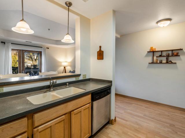 3710 N Oakland Ave, Unit 101