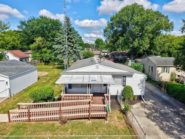 3710 Branch Rd, Flint, MI 48506