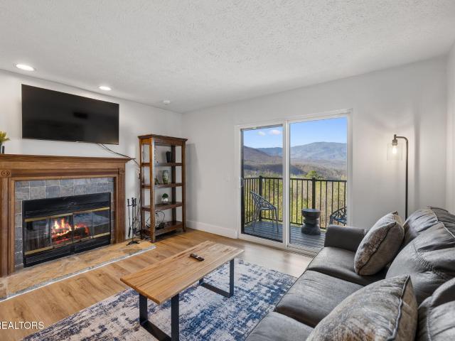 3710 Weber Rd UNIT 207 E