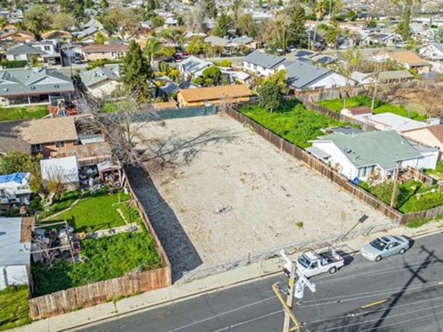 3711 Nevada Ave, Riverbank, CA 95367