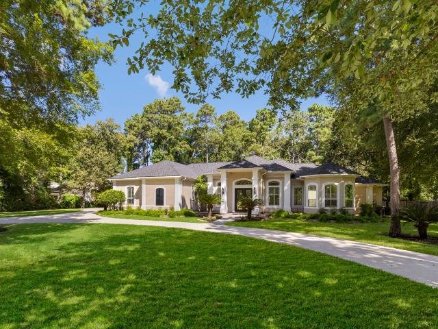 3711 Chateau Cove