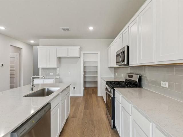 3711 Copperwood Dr, McKinney, TX 75071 | MLS #21184