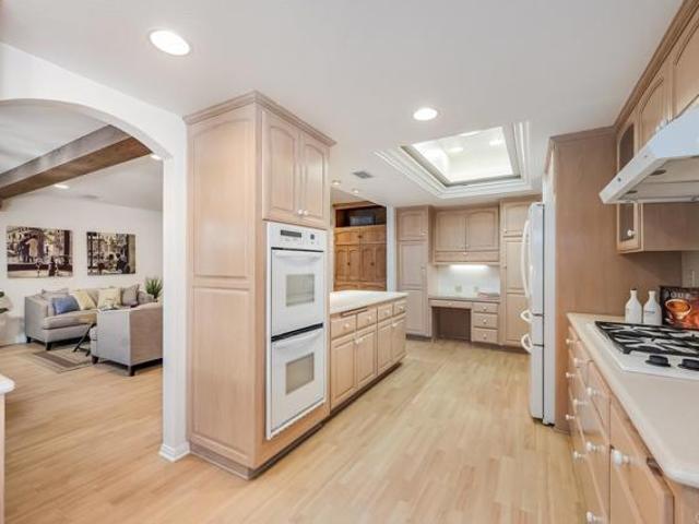 3711 Evergreen