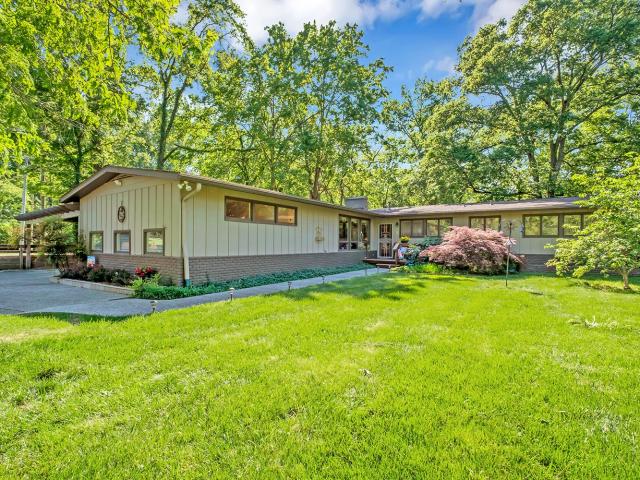 3711 Hilldale Dr