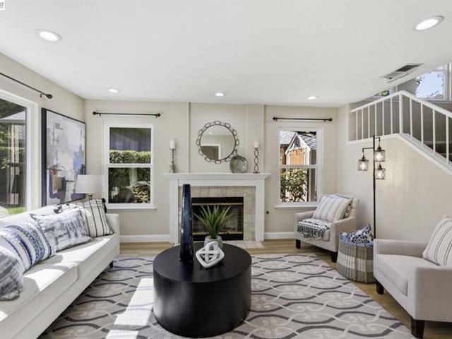 3711 Kamp Dr, Pleasanton, CA 94588