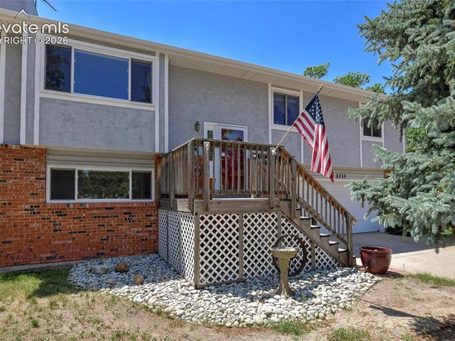 3711 Lander Lane