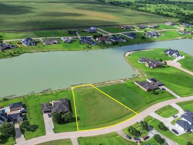 3711 S Shore Dr, Rosharon, TX 77583