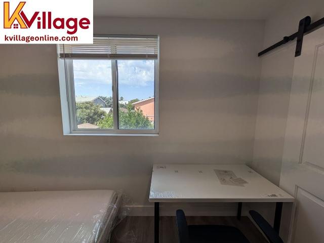 3711 1/2 HALLDALE AVE 1 Bedroom Apartment for Rent at 3711 1/2 Halldale Ave, Los Angeles, CA 90018 Congress North