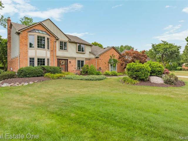 37125 Fox Glen