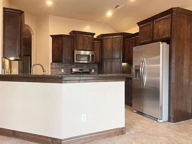 3712 Oakridge Circle