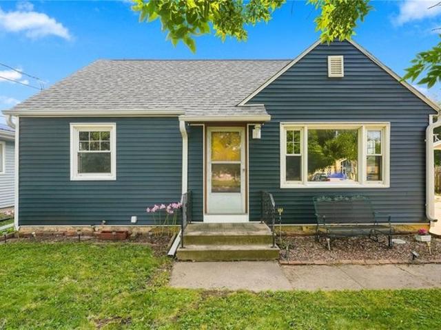 3712 Center Point Rd NE, Cedar Rapids, IA 52402