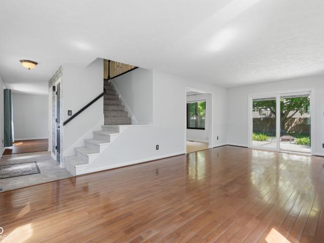 3712 Ivory Way