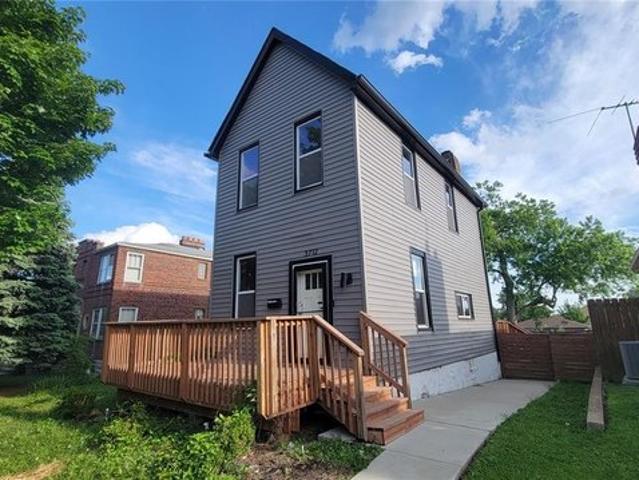3712 Phillips Pl, Saint Louis, MO 63116
