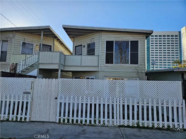 3712 W Heffron Dr, Burbank, CA 91505 | MLS #OC26024 | Compass
