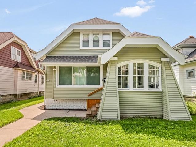 3713 N 15th St, Milwaukee, WI 53206