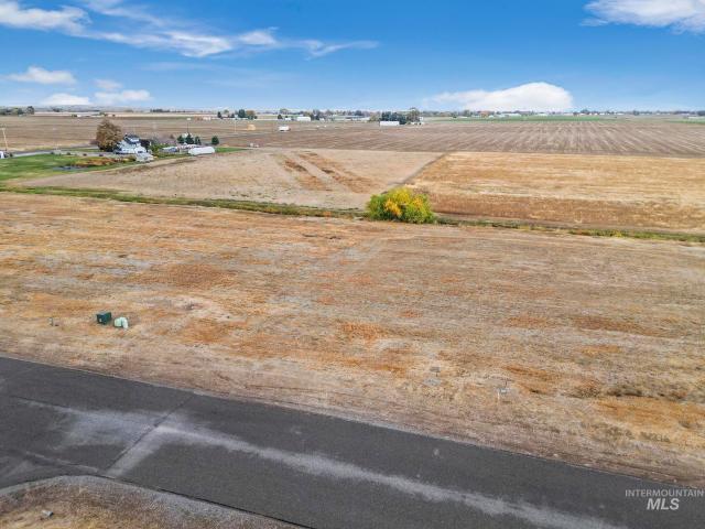3713 N 3664 E