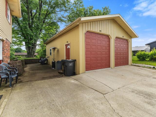 3713 N Woodview Hills Drive