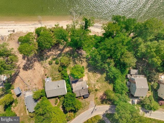 3713 Bayview Drive