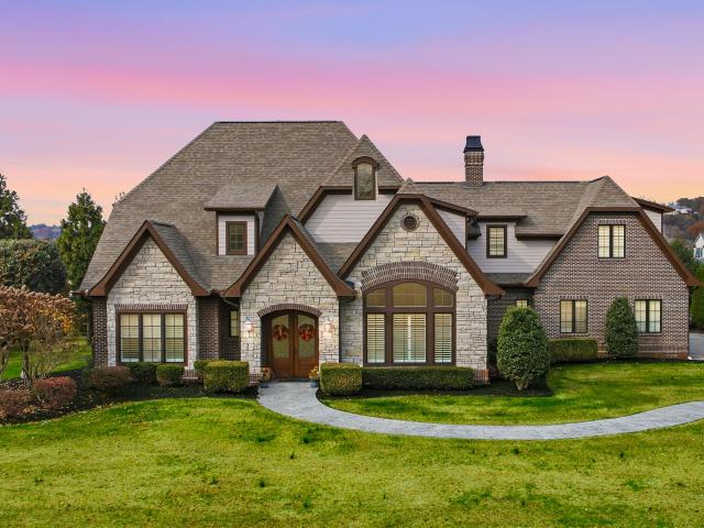 3713 Edgewater Way
