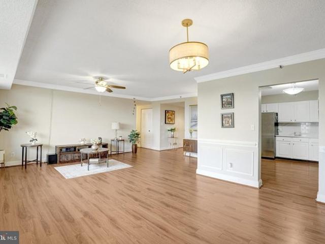 3713 S George Mason Dr Apt 904W, Falls Church, VA 22041
