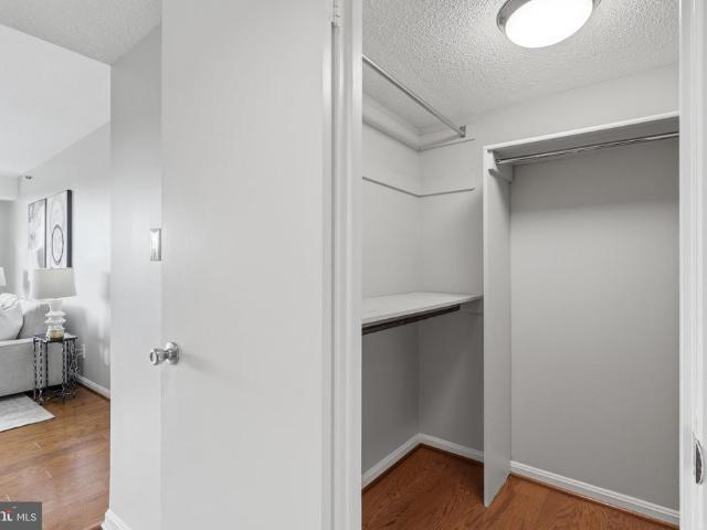 3713 S George Mason Drive # 404