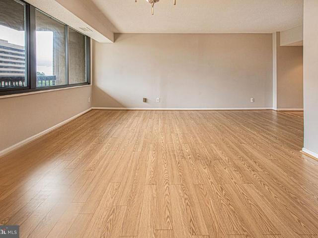 3713 S George Mason Drive # 609