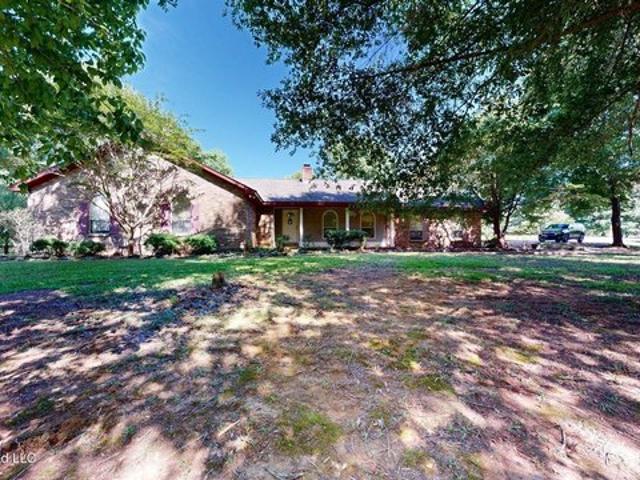 371 Cottonwood Ln, Senatobia, MS 38668
