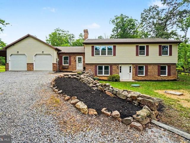 371 Bob Cat Rd, Newville, PA 17241