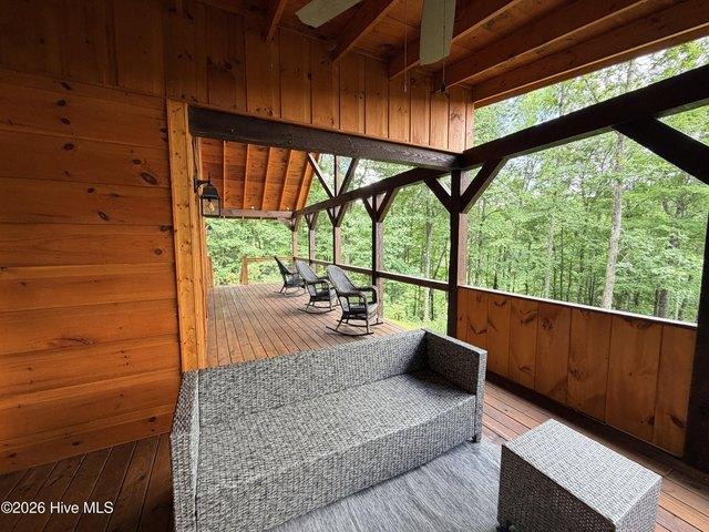 371 Black Bear Trl, Topton, NC 28781