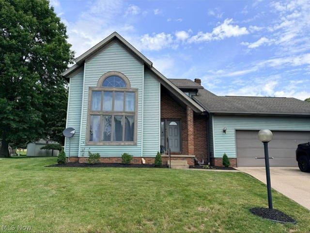 371 Bryan Cir NE, New Philadelphia, OH 44663