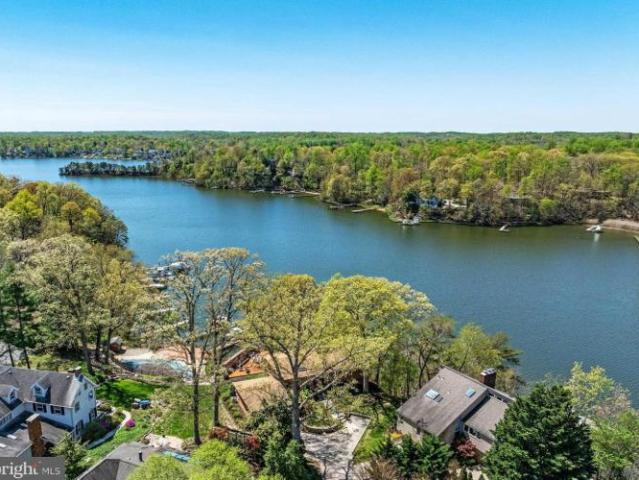 371 Broadview Ln, Annapolis, MD 21401